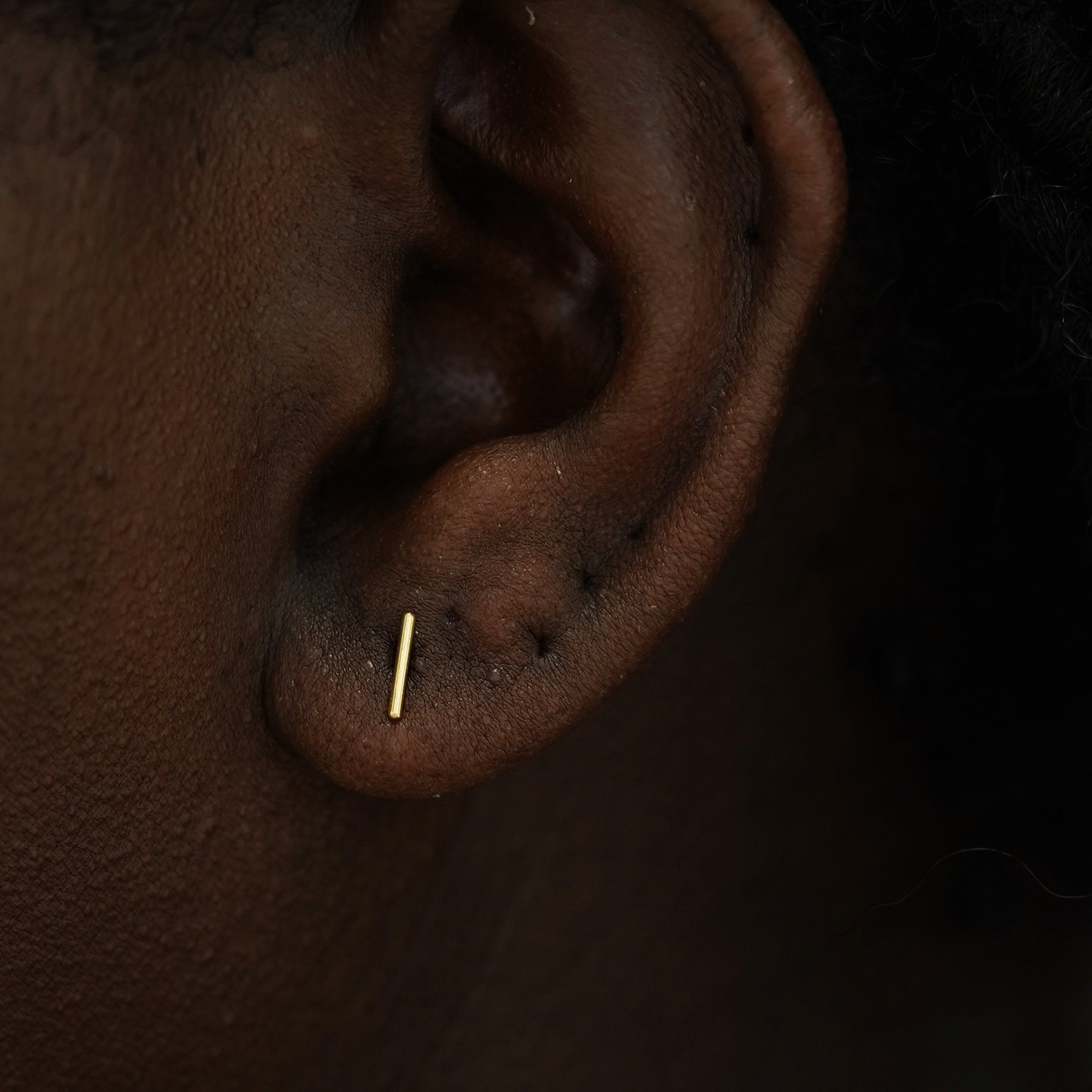 Automic Gold Medium Line Earring | Sustainable Fine Jewelry