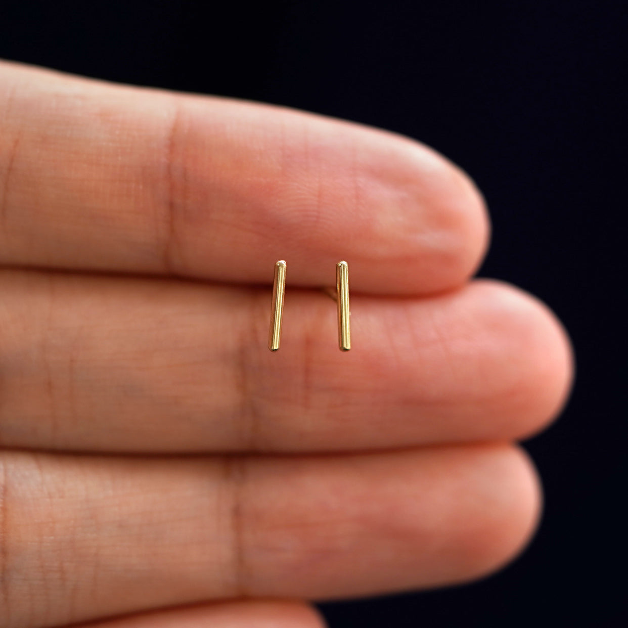 Automic Gold Medium Line Earring | Sustainable Fine Jewelry