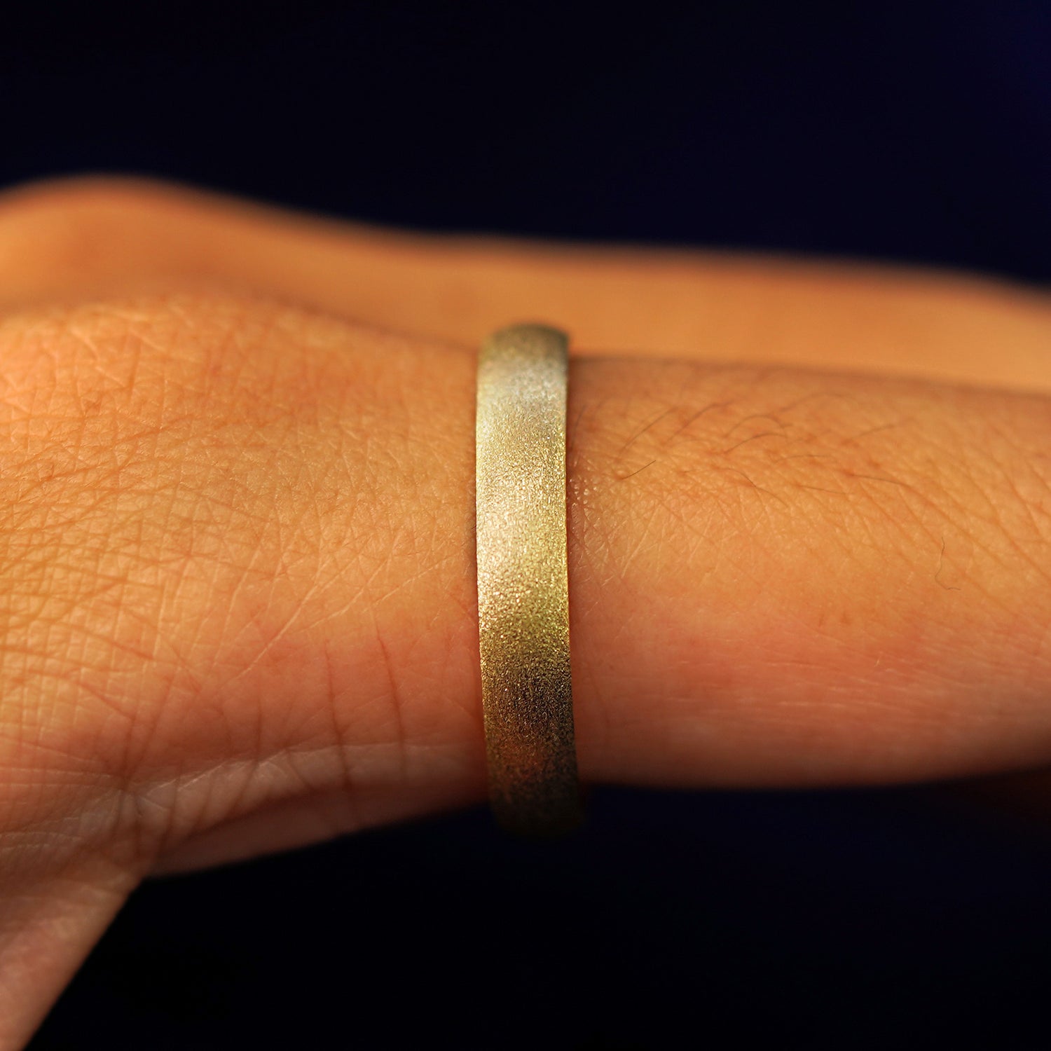 Automic Gold Curvy Stardust Band Ring | Sustainable Fine Jewelry