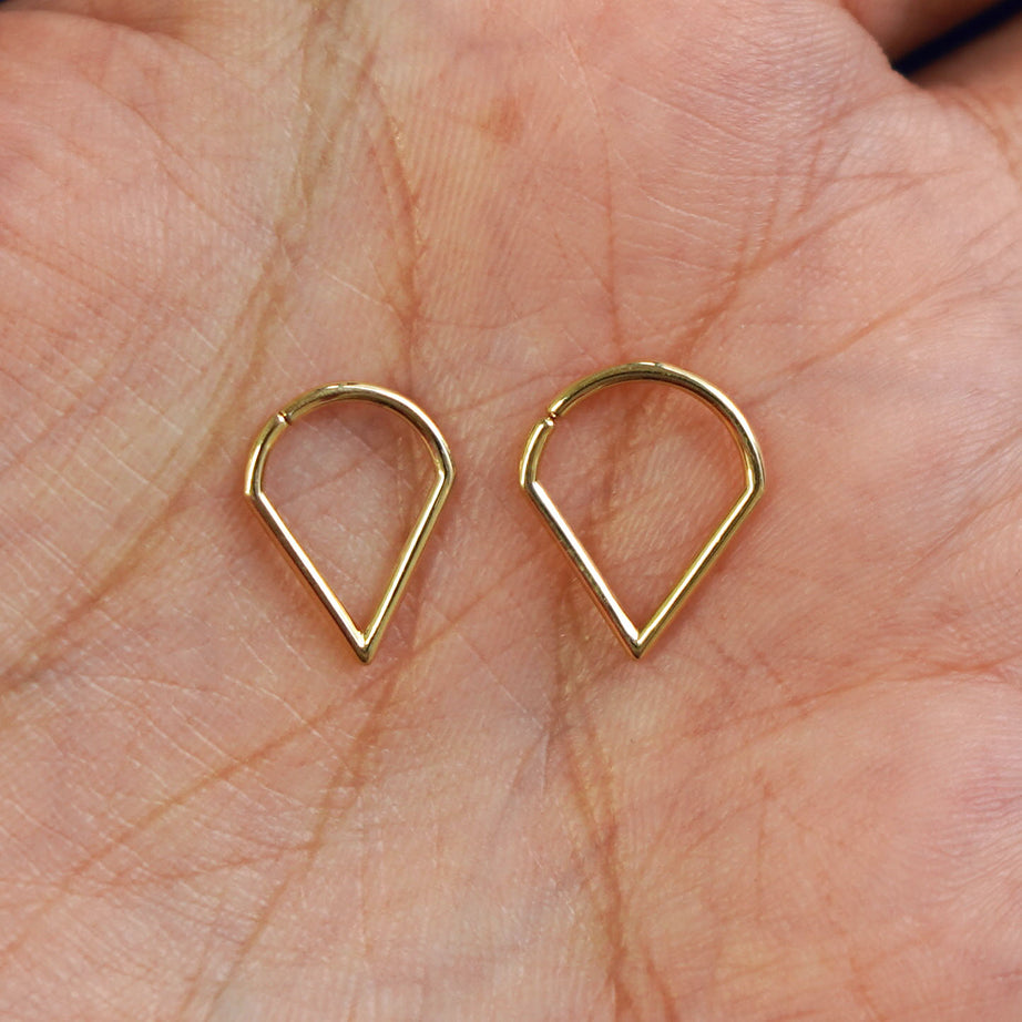 Automic Gold Triangle Septum | Minimalist Sustainable Fine Jewelry