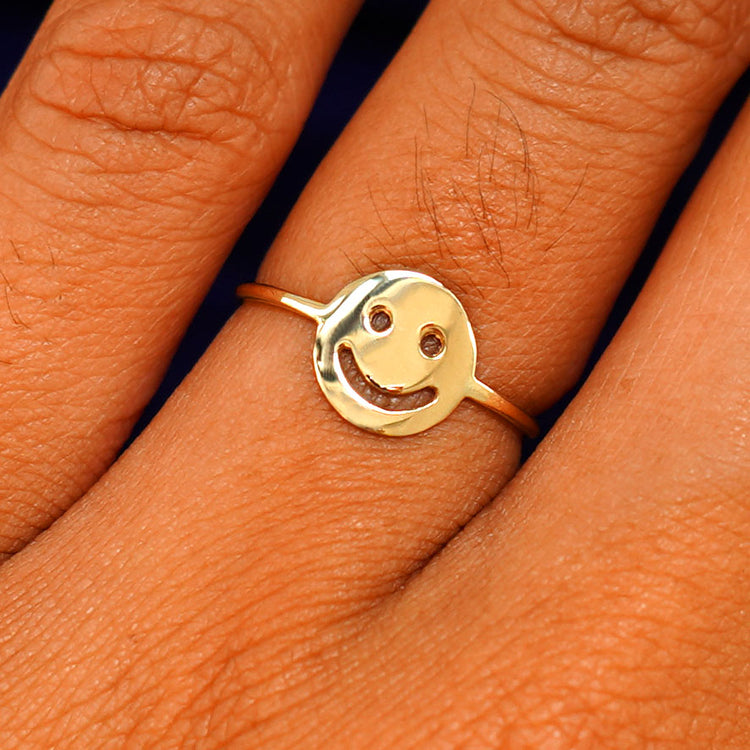 Automic Gold Smiley Face Ring | Minimal Sustainable Fine Jewelry
