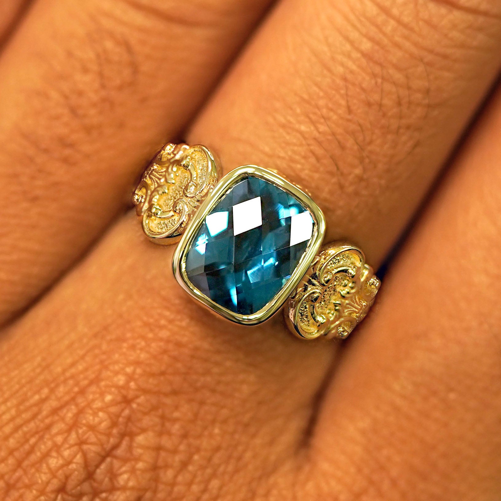Automic Gold Royalty Ring | Sustainable Fine Jewelry