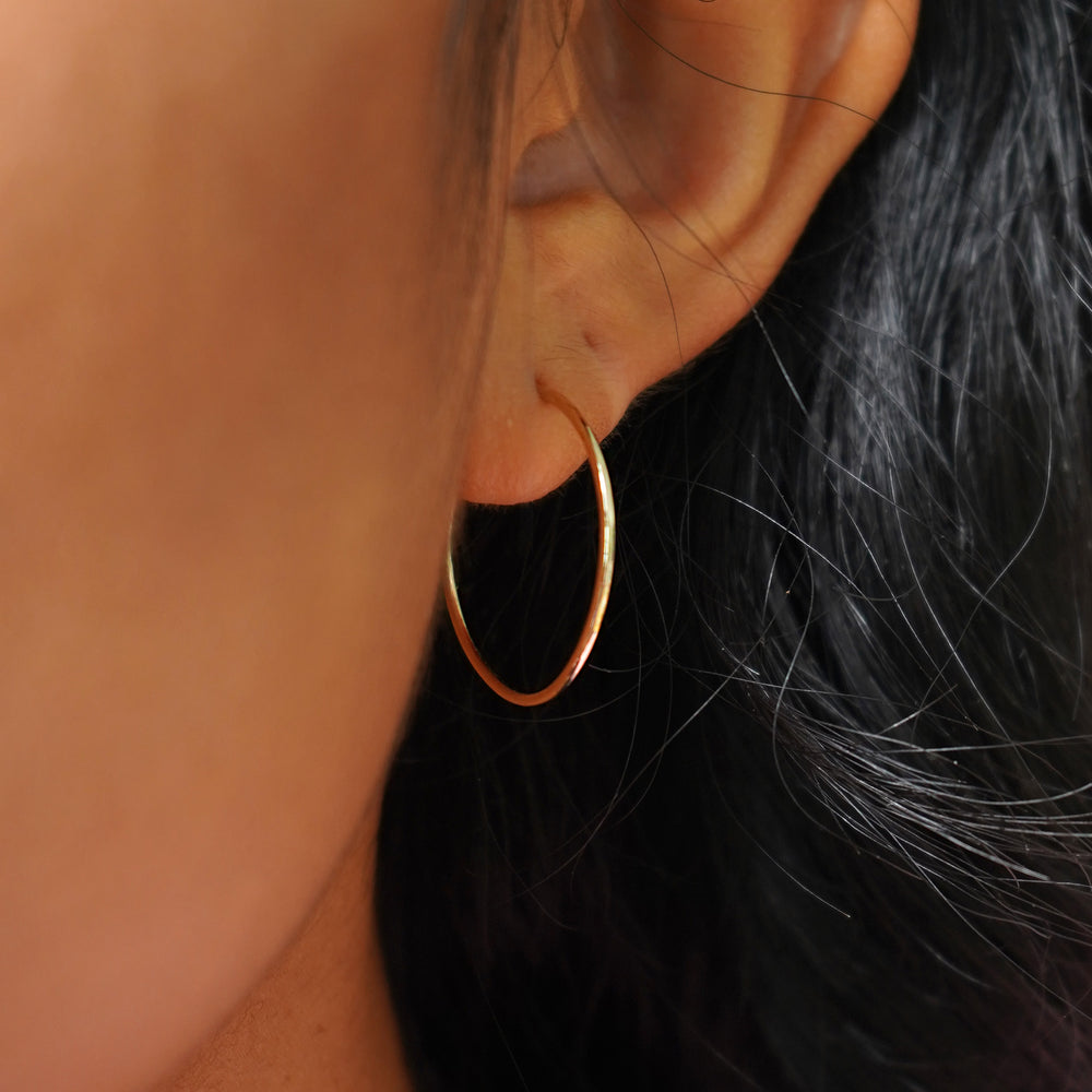 Automic Gold Medium Hoop Earrings | Sustainable Fine Jewelry